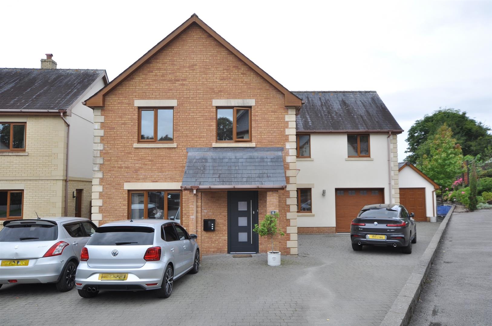 Clos Y Myrtwydd, Nantgaredig, Carmarthen – Terry Thomas & Co Estate ...